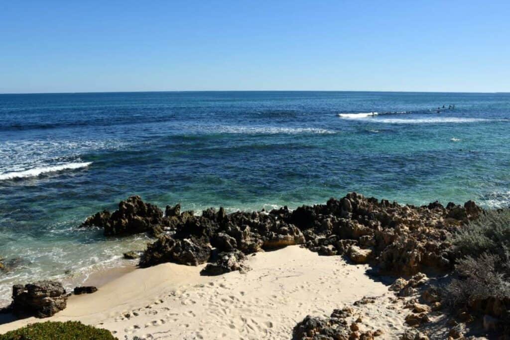 Mettams Pool: Locals Ultimate Guide 2023